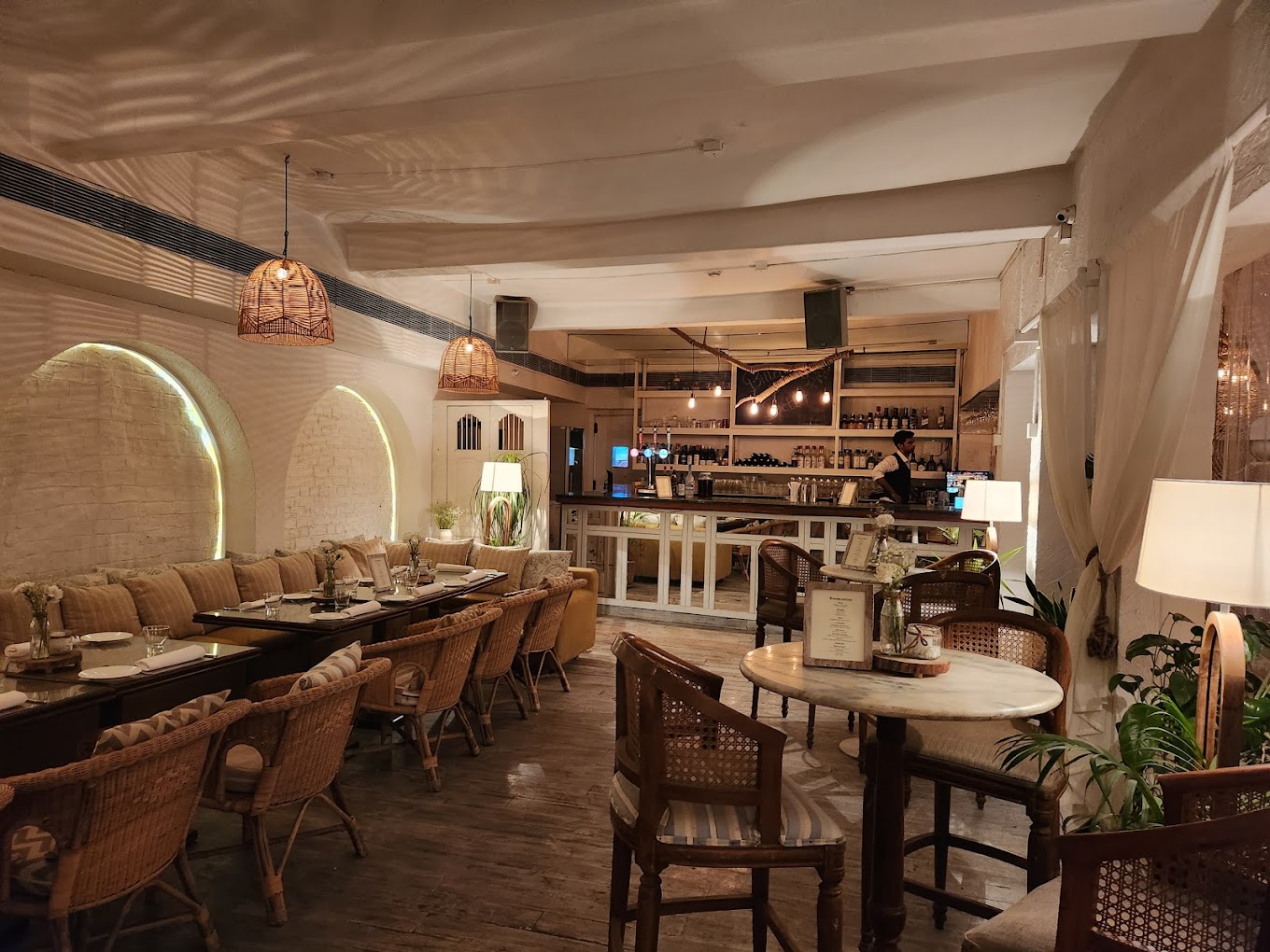 10 Best Restaurants in Connaught Place, New Delhi for Food Lovers